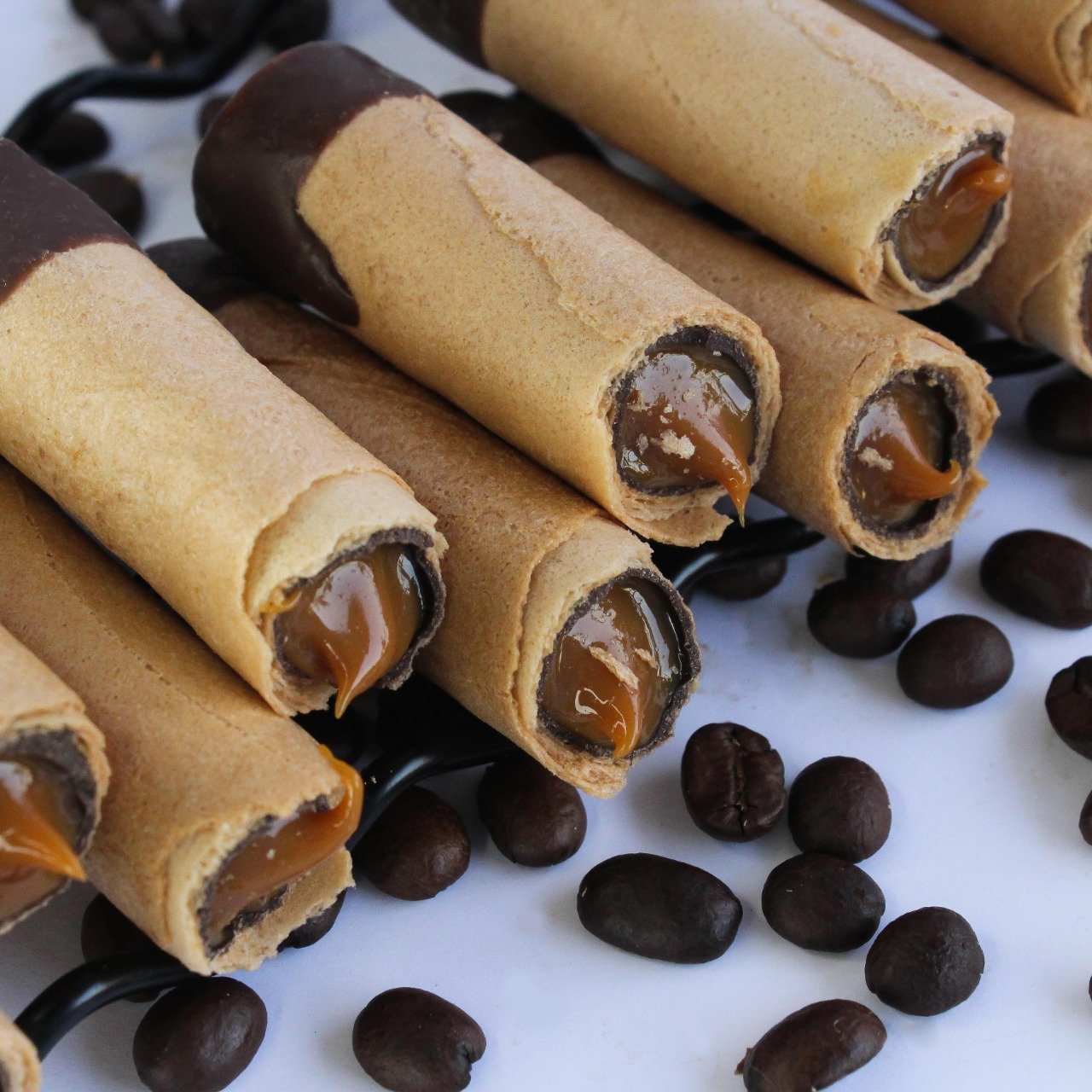 Mini Barquillos Rellenos con Manjar (24 unidades) - Dolce Barquillo